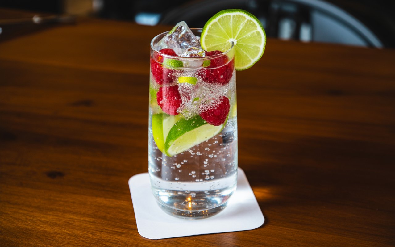 Raspberry Lime Rickey – Fizzy Tart Berry Highball – Blessedish